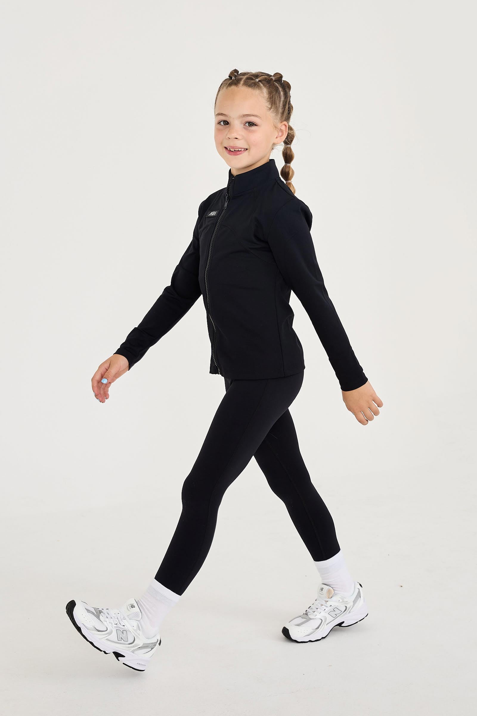ARI - Gym Sports Bra | Gym Leggings | Zip Up Jacket | Cropped Hoodies ...